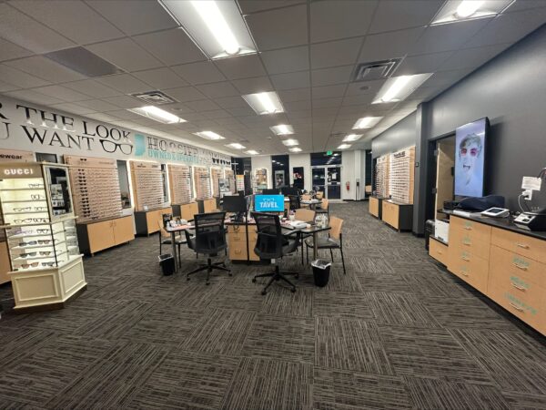 Eye Doctor in Richmond, IN | 4523 East National Road | Dr. Tavel